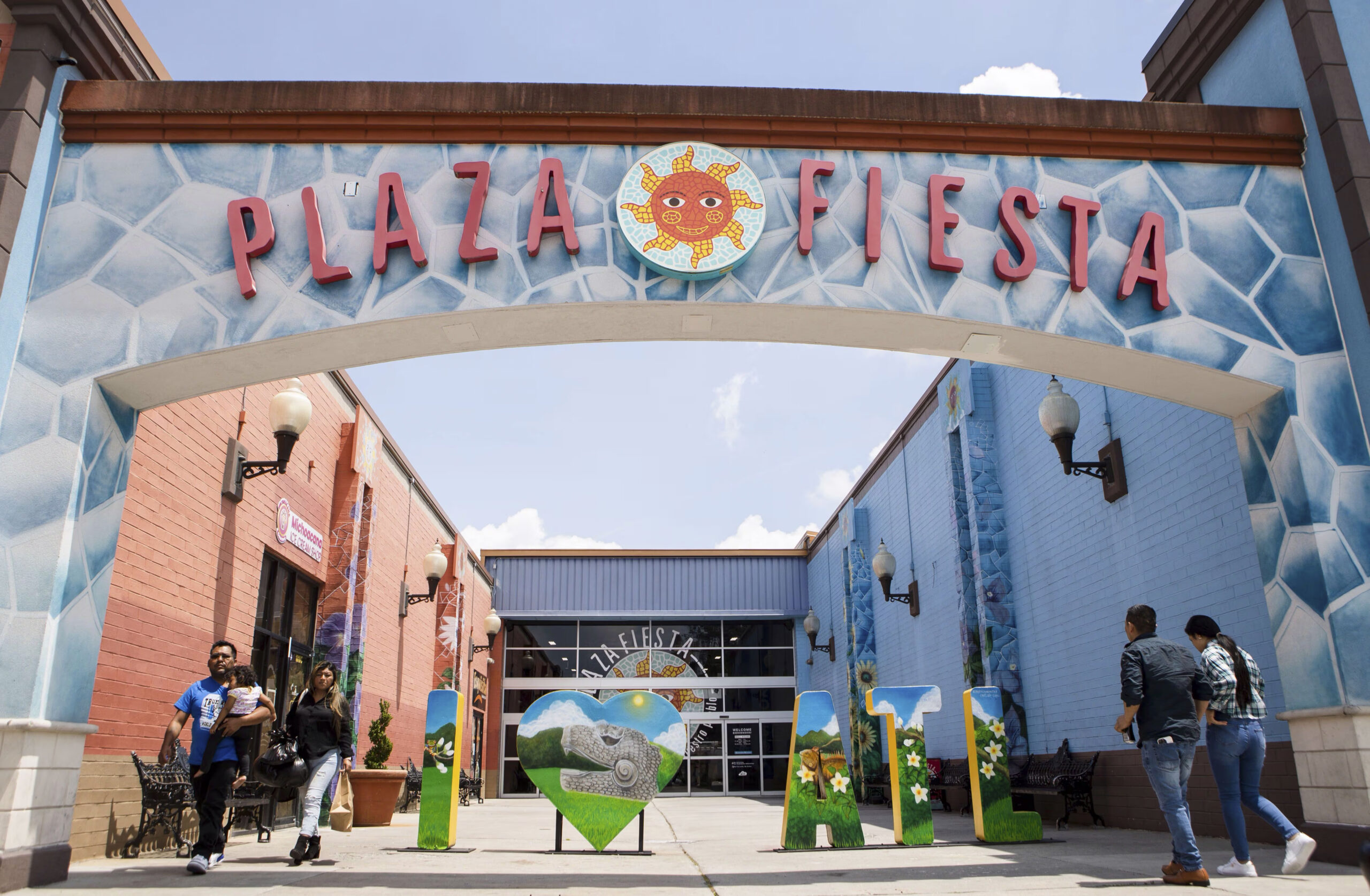 Plaza Fiesta - LucentHD